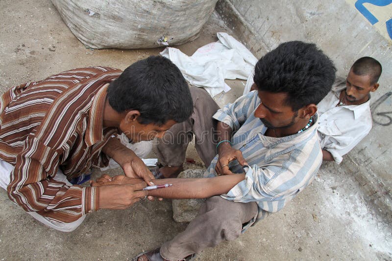 Pakistan drugs editorial photo. Image of road, garbage - 14935781