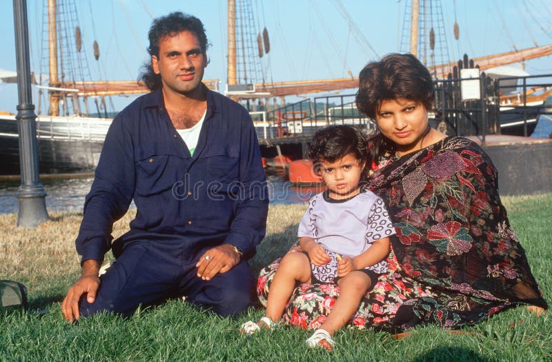 A Pakistani family editorial photography. Image of immigrant - 25960557