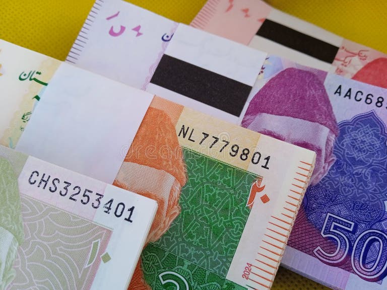 Pakistani New Currency Note Bundle of 10, 20, 50 and 100 Rupees. New ...