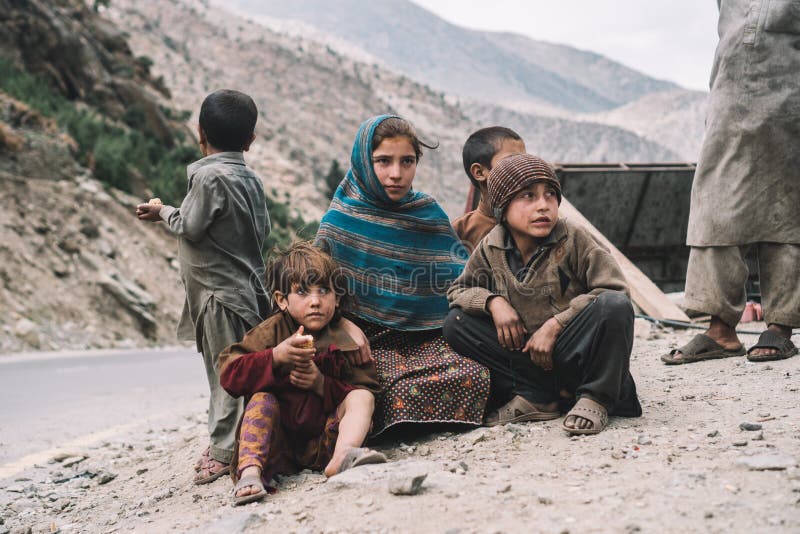 Pakistanska fattiga barn redaktionell foto. Bild av färg - 126476265