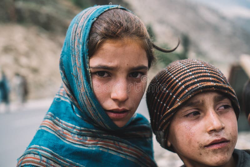 Pakistanska fattiga barn redaktionell foto. Bild av färg - 126476265