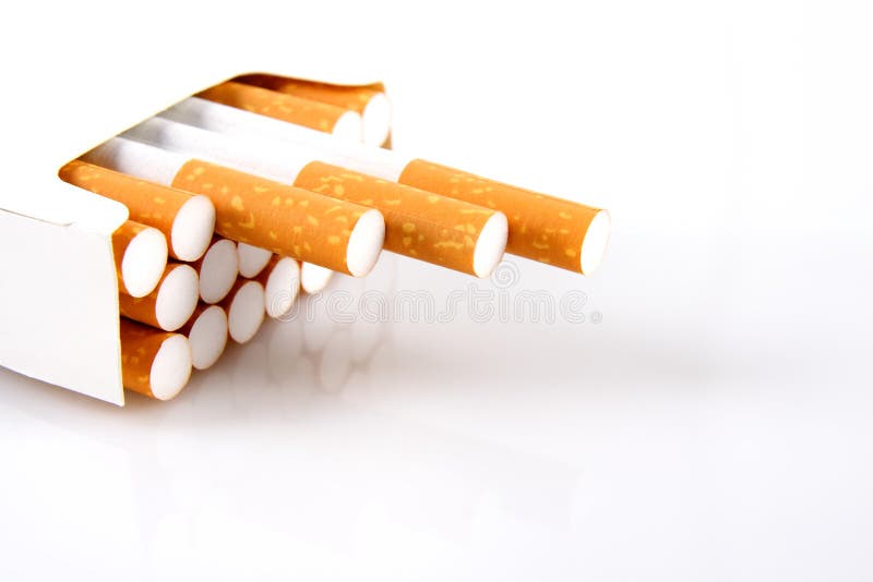 Pakket van sigaretten stock afbeelding. Image of sigaret - 4246431