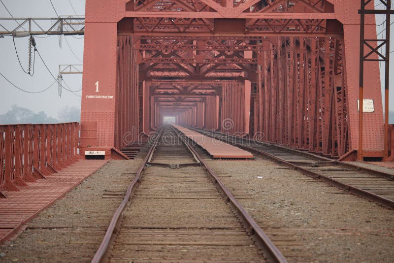 Pakshi Harding Bridge of Railway Stock Image - Image of train, wood ...