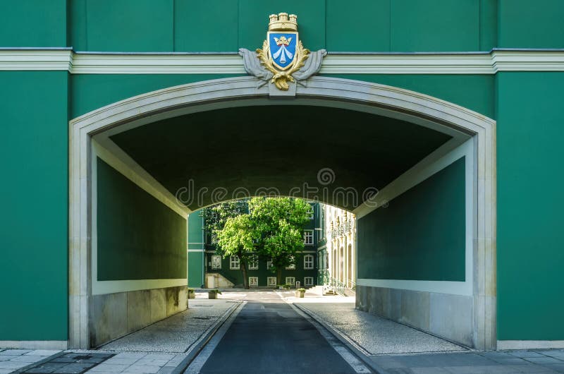 PALACE GATE editorial photo. Image of building, country - 184731386