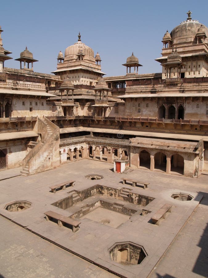 Palace in Orcha, Madhya Pradesh Stock Photo - Image of orchha ...
