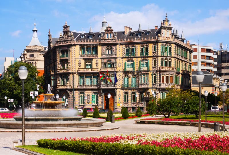 Palacio De Chavarri En Torno a La Plaza Moyua Fotografía editorial ...