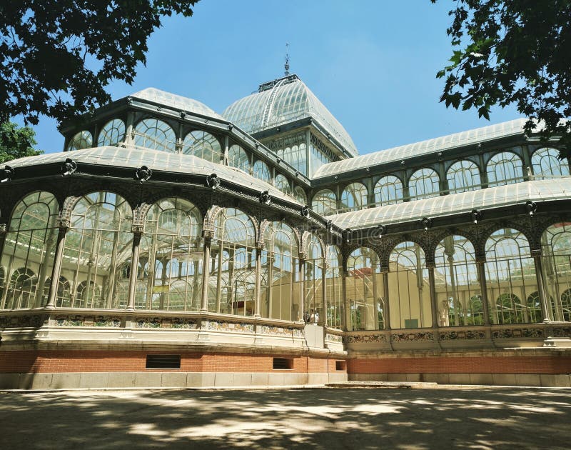 Palacio de cristal foto de archivo editorial. Imagen de parque - 94013073 Palacio de cristal foto de archivo editorial. Imagen de parque - 94013073