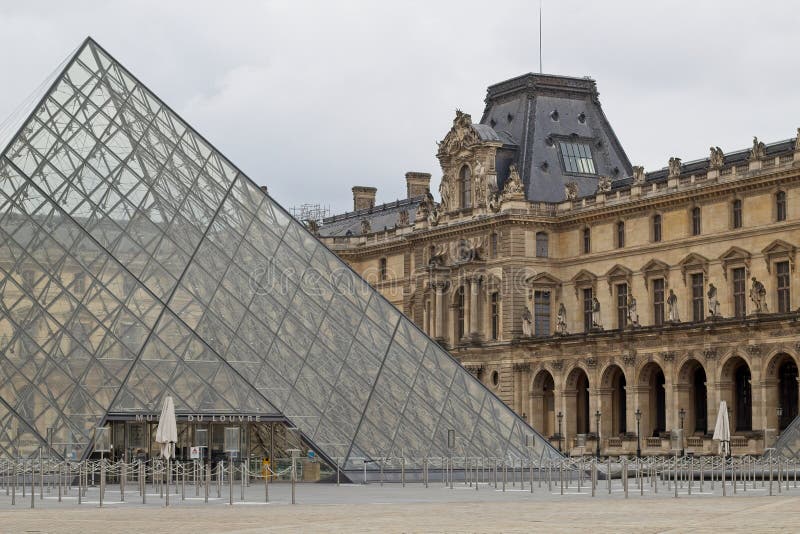 Palacio de louvre paris fotografía editorial. Imagen de historia ...