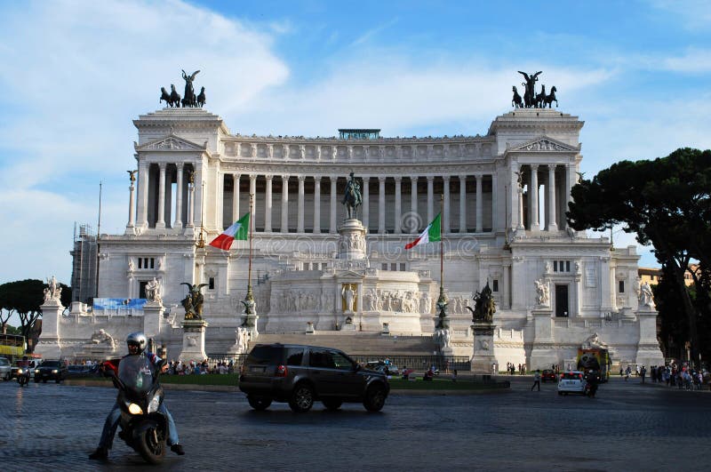 Palacio En Piazza Venezia En Roma. Fotografía editorial - Imagen de ...
