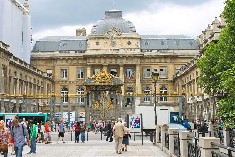Palais De Justice Paris, France Image éditorial - Image du repère ...