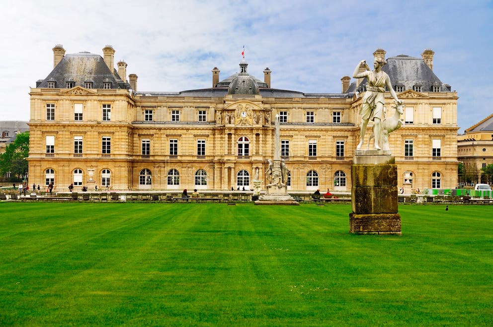 Palais De Luxembourg, Paris Editorial Image - Image of columns, city ...