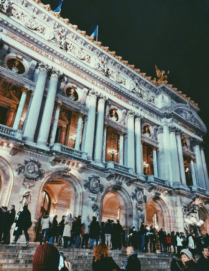 Palais Garnier in Paris editorial image. Image of tourism - 182509015