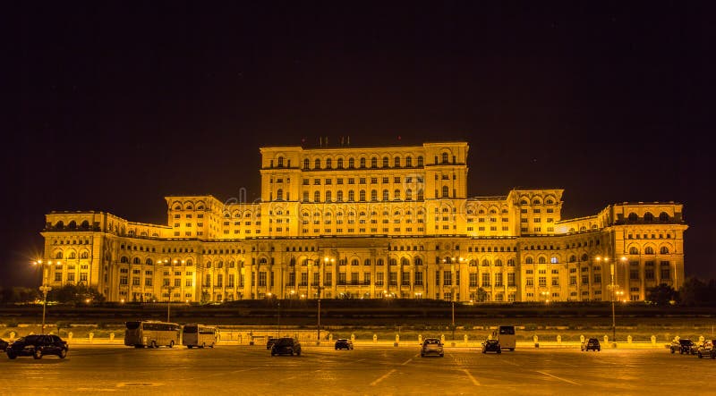 Palazzo Del Parlamento a Bucarest Fotografia Stock - Immagine di ...