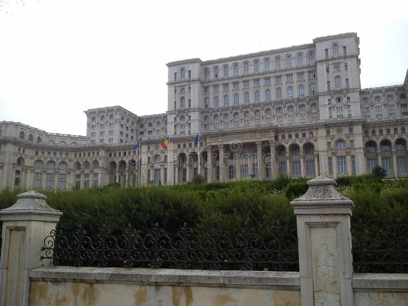 Palazzo Rumeno Del Parlamento Fotografia Stock - Immagine di parlamento ...