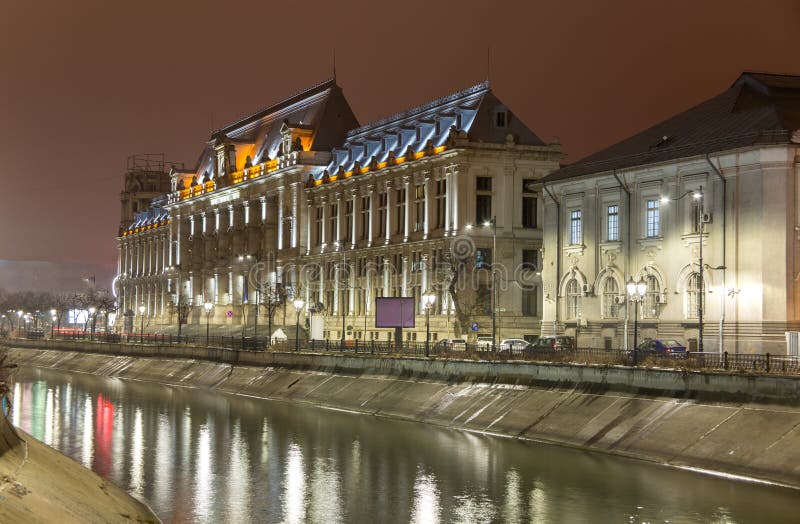 Paleis Van Rechtvaardigheid, Boekarest Stock Afbeelding - Image of stad ...