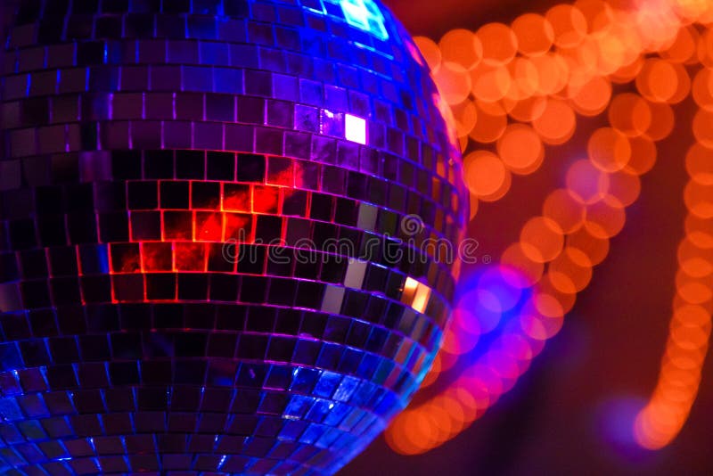 Palla Da Discoteca Per Feste Fotografia Stock - Immagine di sfera, luci ...
