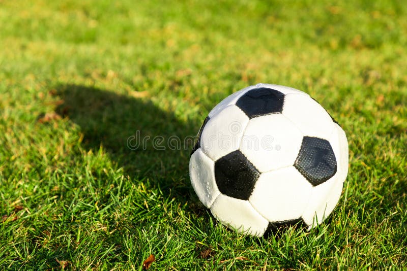 Palla In Bianco E Nero Di Calcio Fotografia Stock - Immagine di ...