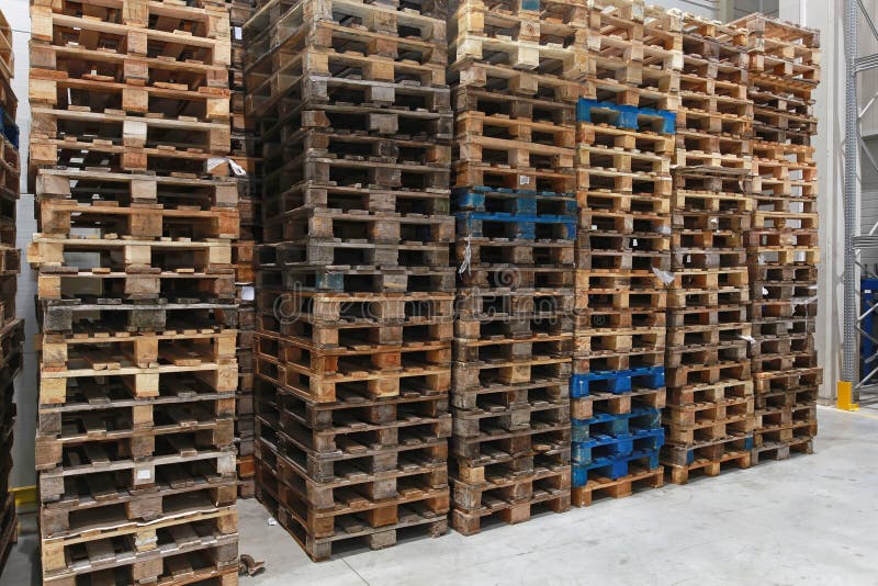 Pallets stock afbeelding. Image of stapel, industrieel - 32450997