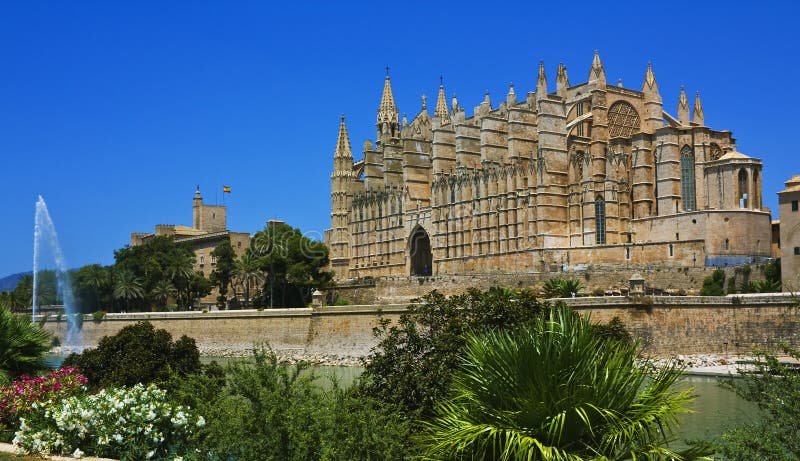 Palma Cathedral with Fountain, Majorca Stock Photo - Image of palma ...