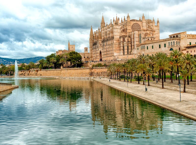 Palma de Mallorca, Espanha foto de stock. Imagem de catedral - 41962346