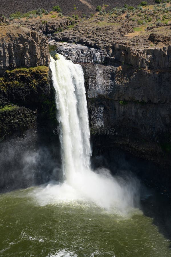 Palouse Falls Falling into Pool in Eastern Washington State in Spring ...
