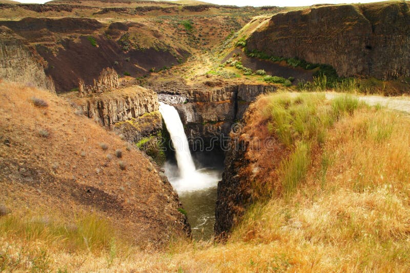 Palouse River Falls stock photo. Image of rugged, waterfalls - 54260840