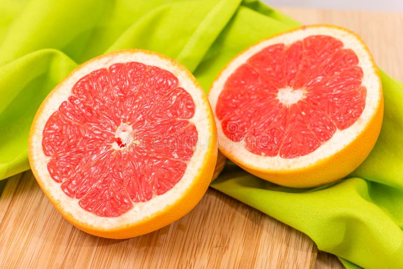 Pamplemousse Ou Pamplemousse Chinois D'isolement Sur Le Fond Blanc ...