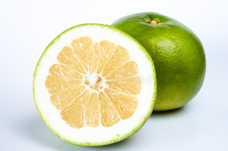 Pamplemousse vert image stock. Image du part, chaux, fruits - 48360885