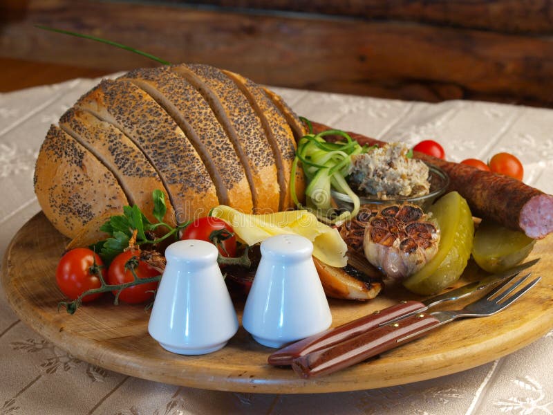 Pan asado a la parilla foto de archivo. Imagen de salchicha - 14594154