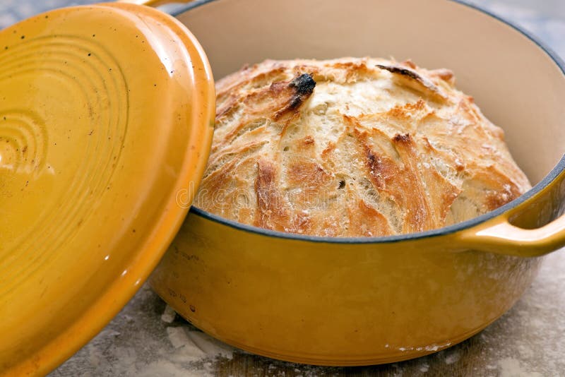 Pan Cocido Fresco Del Artesano Imagen de archivo - Imagen de ...