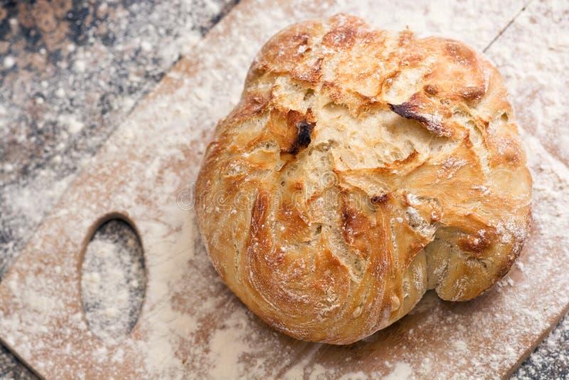 Pan Cocido Fresco Del Artesano Imagen de archivo - Imagen de almuerzo ...