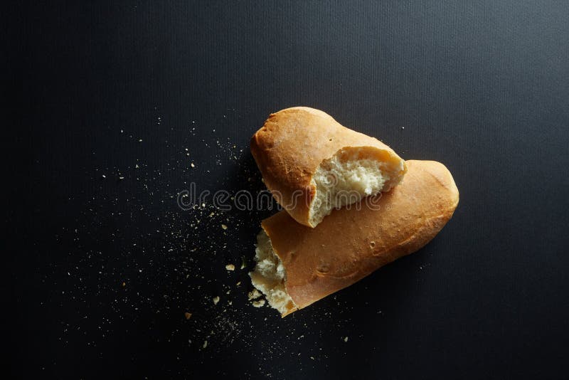 Pan Cocido Fresco Del Pan Roto Imagen de archivo - Imagen de frescura ...