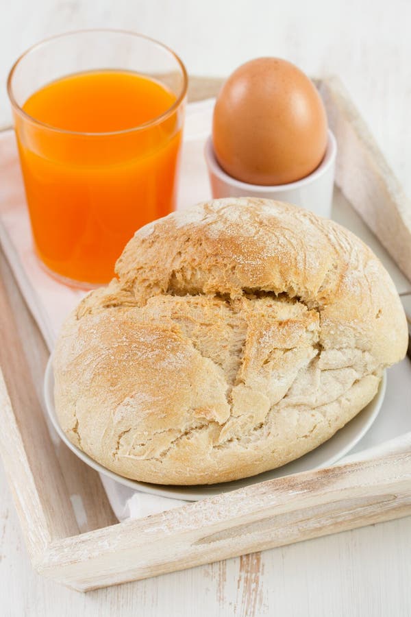 Pan Con El Huevo Y El Jugo Imagen de archivo - Imagen: 28765261