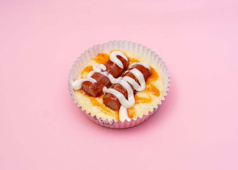 Pan con fondo rosa claro imagen de archivo. Imagen de muchacha - 225489827