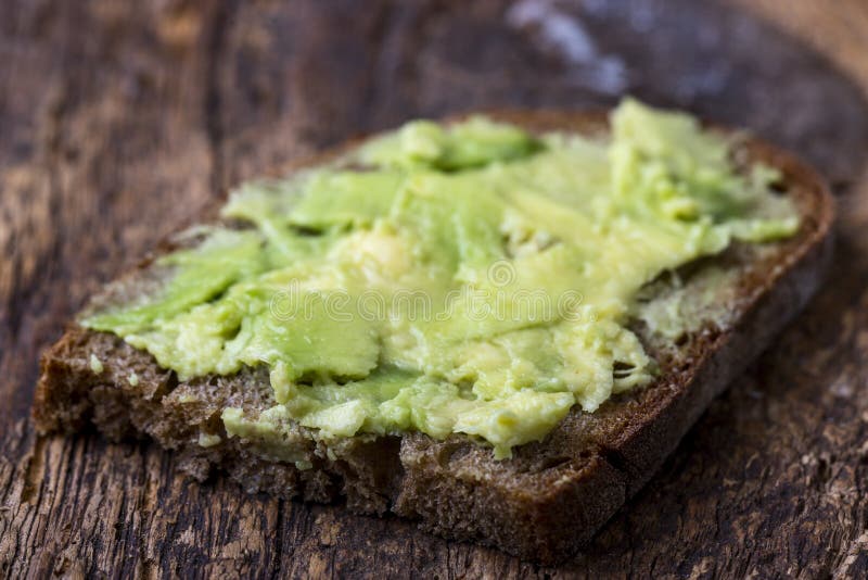 Pan con palta imagen de archivo. Imagen de fibra, cocina - 208650323