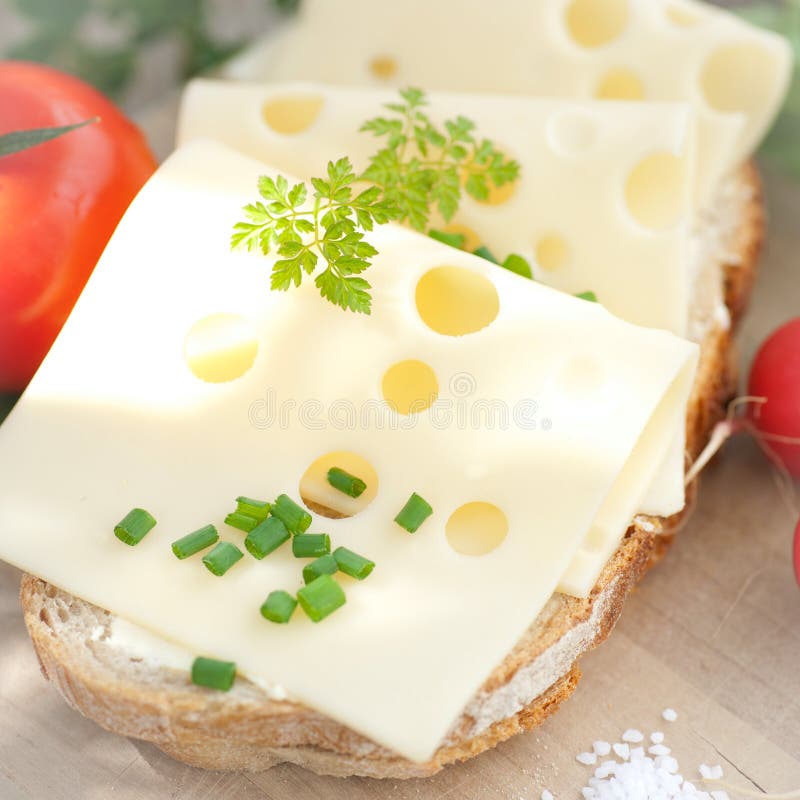 Pan con queso foto de archivo. Imagen de madera, leche - 26170924