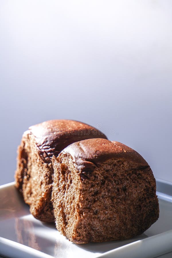 Pan con sabor a chocolate foto de archivo. Imagen de primer - 220131534
