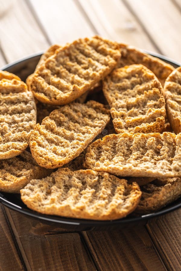 Pan De Bigote. Panes Crujientes Secos Y Knackebrot Imagen de archivo ...