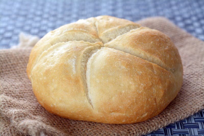 Pan de Kaiser foto de archivo. Imagen de fresco, emperador - 140255920