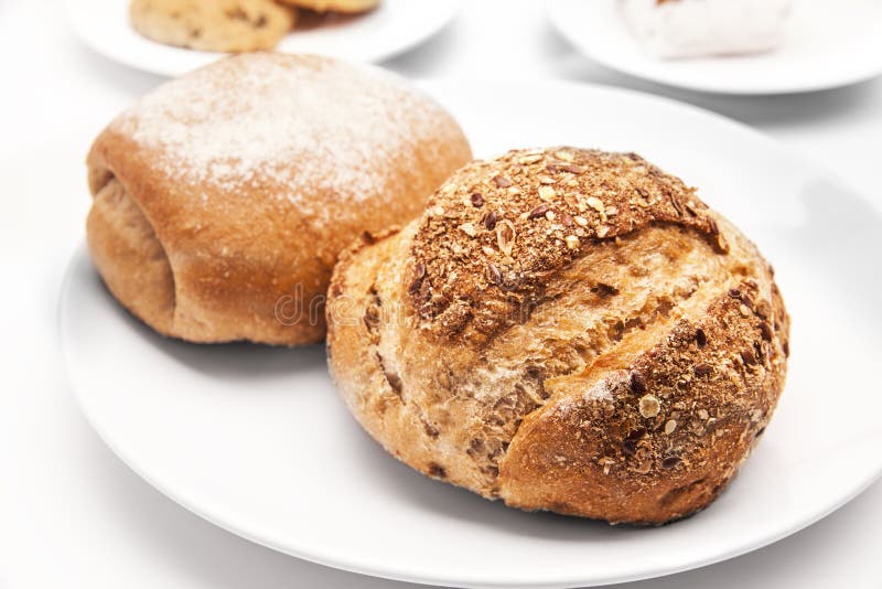 Pan De Panes Grande En El Fondo Blanco. Imagen de archivo - Imagen de ...