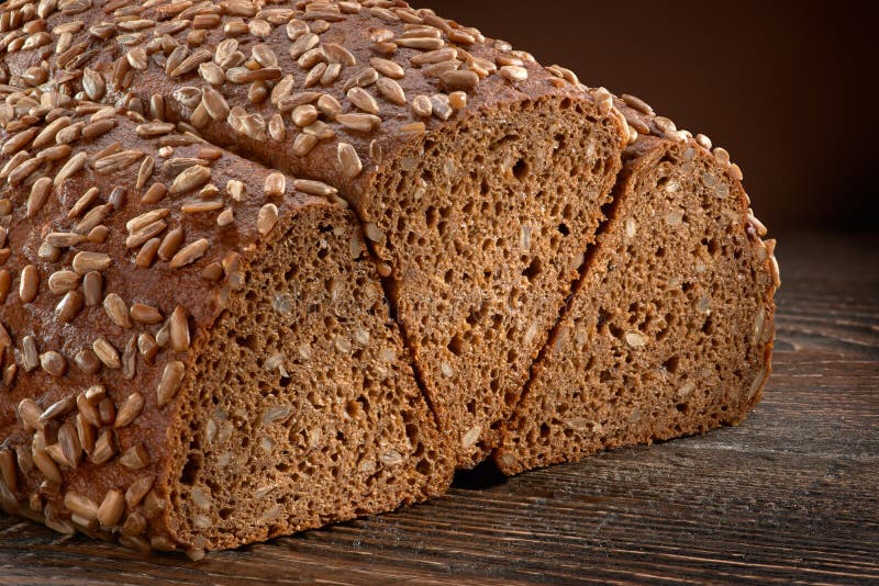 Pan De Rye Con Las Semillas De Girasol Foto de archivo - Imagen de ...