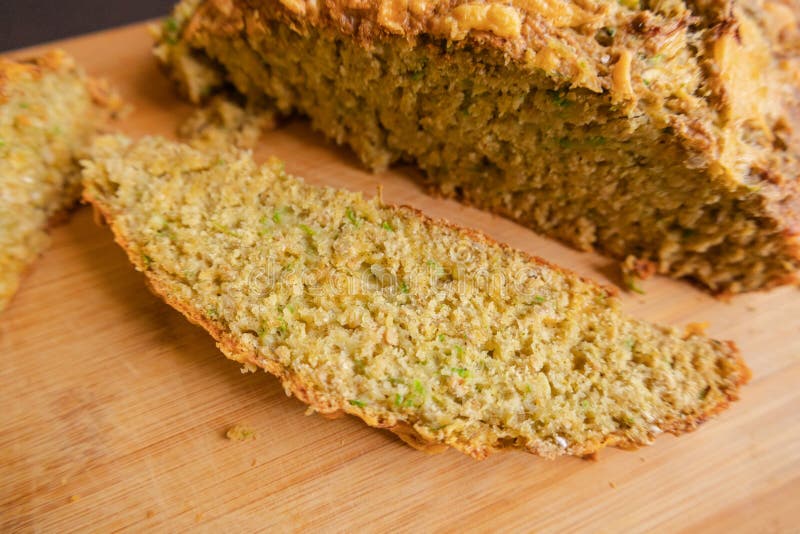 Pan De Soda Casero Con Zucchini Y Queso Cheddar Imagen de archivo ...