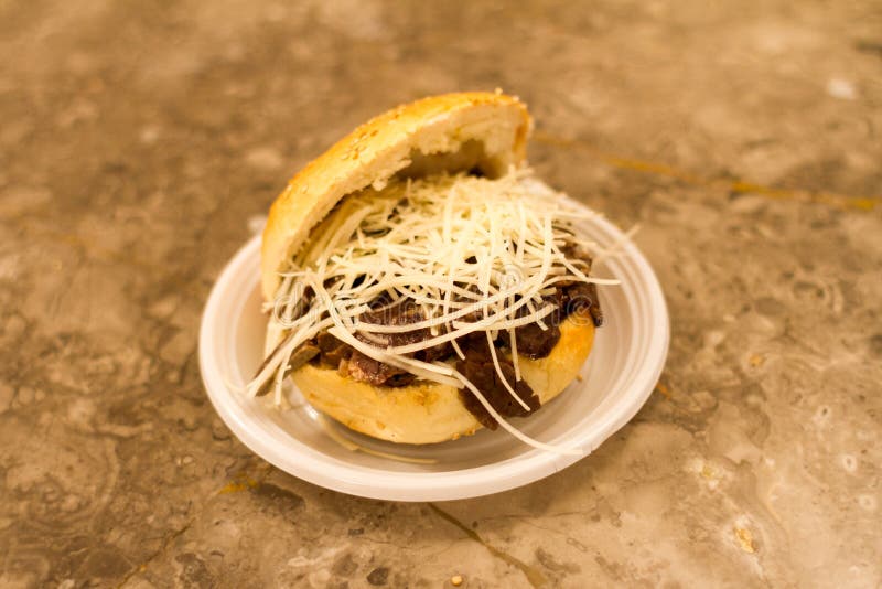 Pan De Tipical Con El Bazo En Palermo Foto de archivo - Imagen de ...