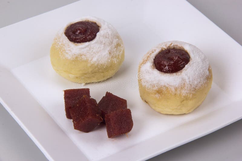 Pan Dulce Relleno De Mermelada De Guayaba Imagen de archivo - Imagen de ...