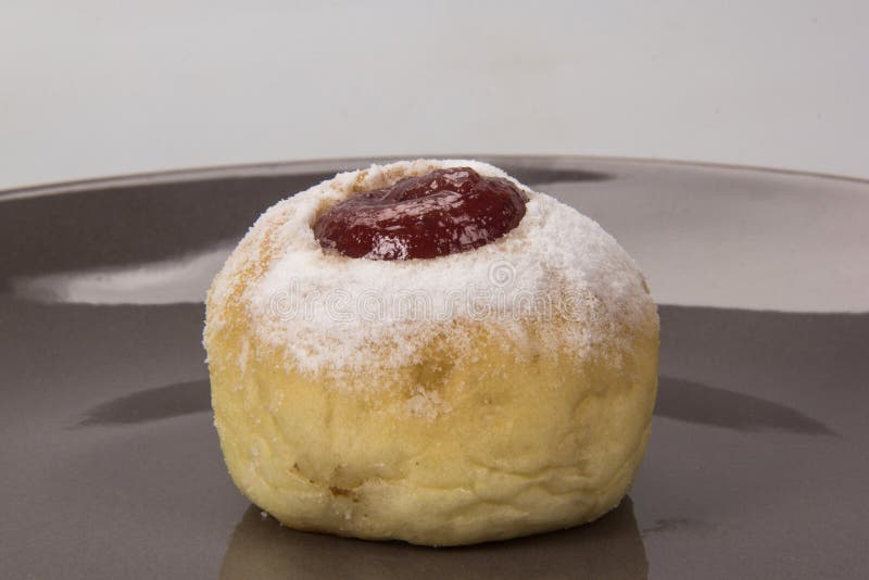 Pan Dulce Relleno De Mermelada De Guayaba. Foto de archivo - Imagen de ...