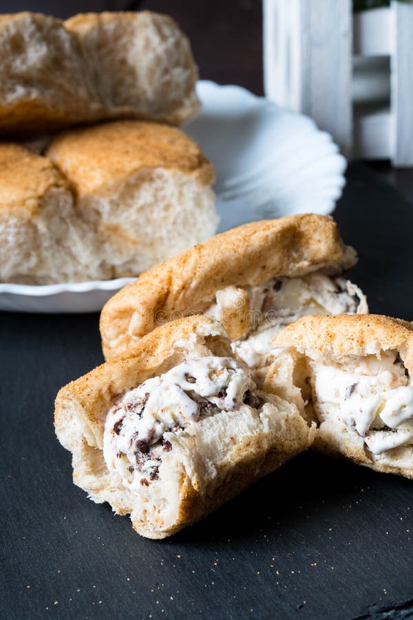 Pan filipino con helado foto de archivo. Imagen de crujiente - 151927232