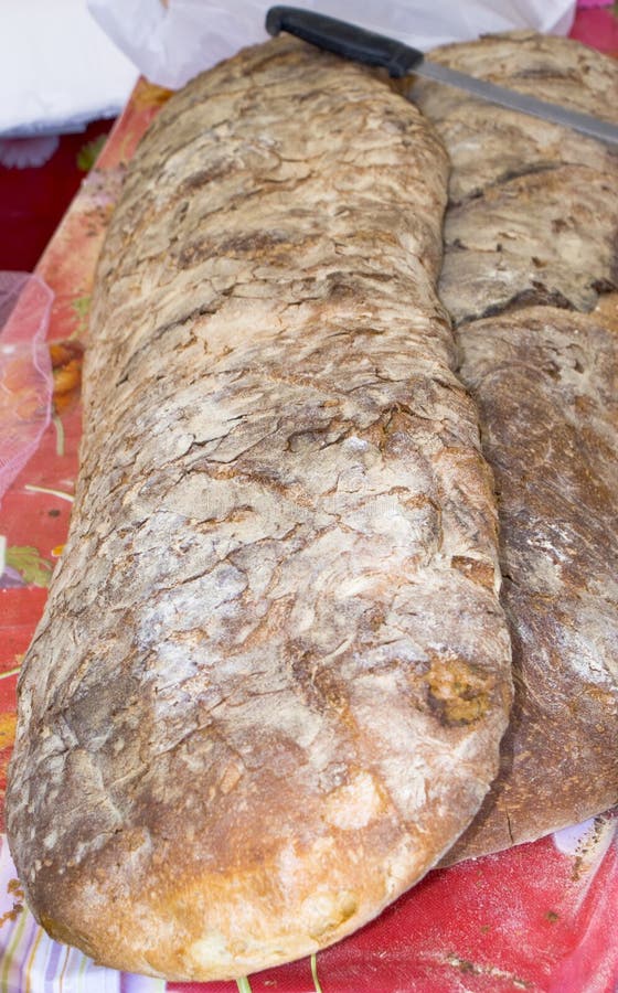 Pan gigante foto de archivo. Imagen de vivir, comida - 16693014
