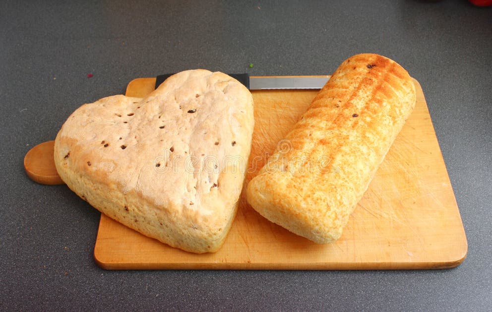 Pan hecho en casa imagen de archivo. Imagen de bufé, fresco - 40831735