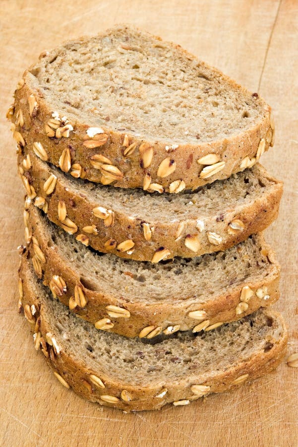 Pan integral foto de archivo. Imagen de cereal, dieta - 9765642