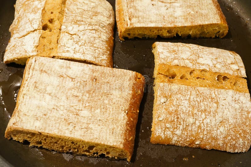Pan italiano de Ciabatta imagen de archivo. Imagen de cuatro - 23889949